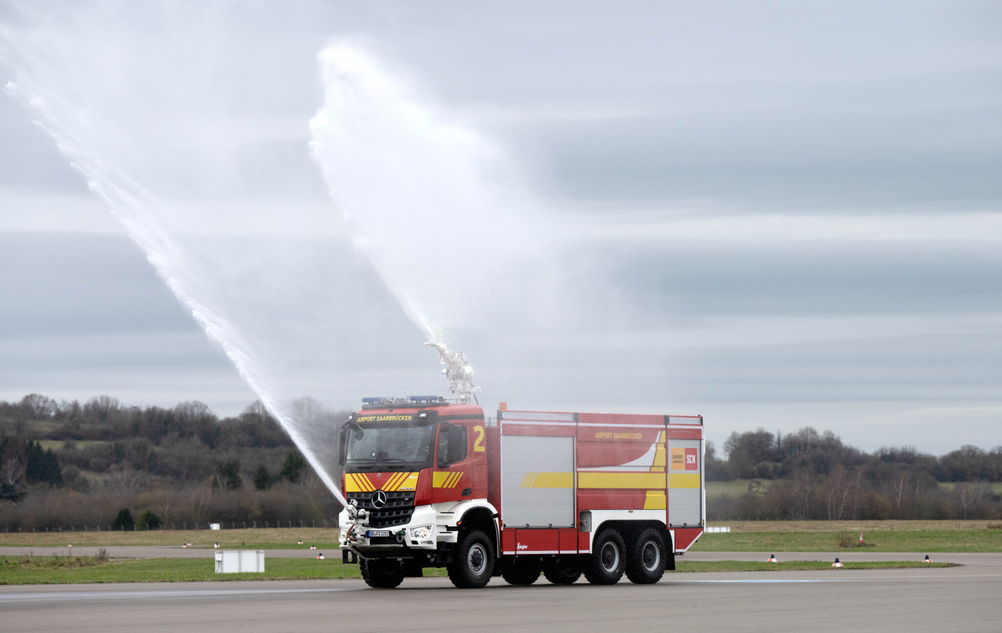 New fire engines for Saarbrücken Airport